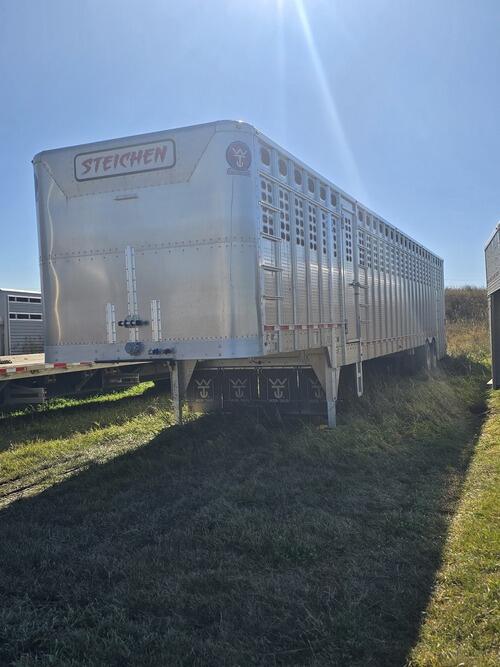2025 wilson ground load livestock trailer. 53 foot, all aluminum wheels ...